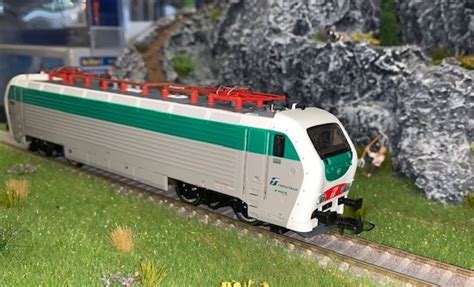 Rivarossi HR2767D Elektrolokomotive E 402B Der FS Epoche V Digital