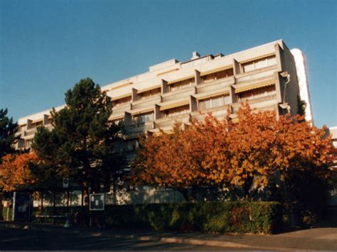 Außenansichten Krankenhaus Lahnhöhe Zentrum für konservative