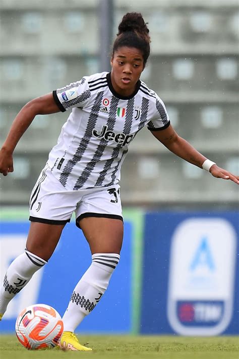 Evelina Duljan Defender Juventus Women S First Team