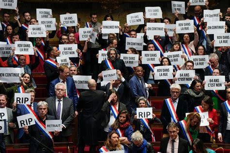 Gobierno Francés Sobrevive A Dos Mociones De Censura Independent Español