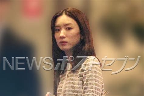 【写真】《憔悴の近影》永野芽郁、頬がこけ、目元を腫らして…移動時には“厳戒態勢”「事務所車までダッシュ」【田中圭との不倫報道】｜newsポスト