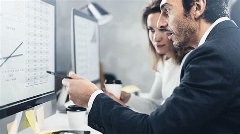 bi developer roles responsibilities skills and tools