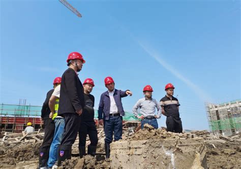 建工二建领导班子“五一”期间赴项目一线检查指导项目生产