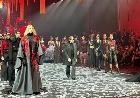 It Aint A Michael Cinco Show Without The Bling Peopleasia