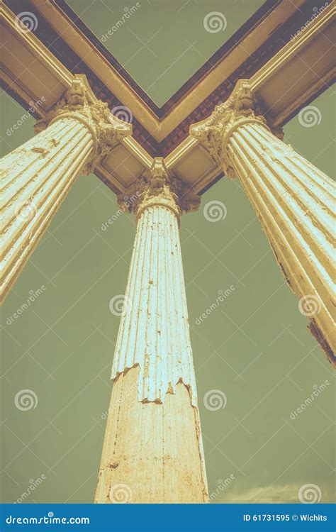 4 859 Roman Style Columns Stock Photos Free Royalty Free Stock Photos From Dreamstime