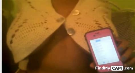 Ses Gros Seins En Cam Eporner