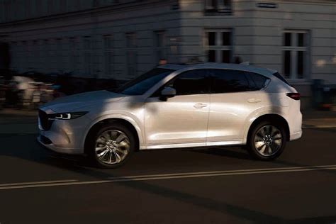 Mazda Cx 5全新車色「雪幻白」登場！獨特塗層技術展現絲綢般光影 車壇速報 國內車訊 發燒車訊