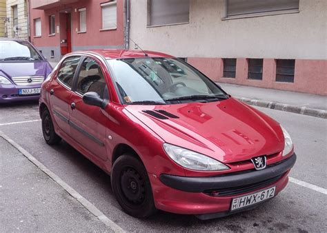 Peugeot 206 Sedan (!) am 07.07.2017. Wie solche Autos in Europa ...