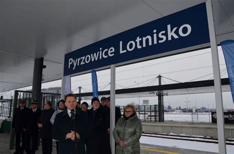 Lotnisko w Pyrzowicach zyskało kolejowe połączenie