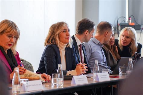 Vlada Federacije Bosne i Hercegovine Ministrica Pozder s turističkim radnicima razgovarala o