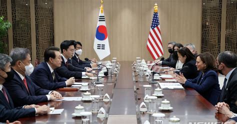 윤석열 대통령 카멀라 해리스 미국 부통령 접견