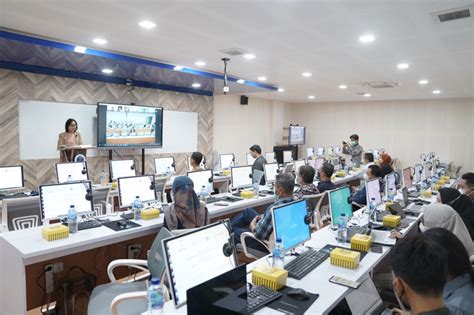 itb punya hybrid createview smart classroom pertama dan satu satunya