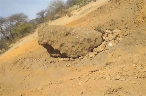 Elaliite And Elkinstantonite Dua Mineral Baru Di Meteorit El Ali