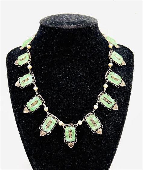 Art Deco Molded Green Glass Loops Necklace Faux Pearl Gem