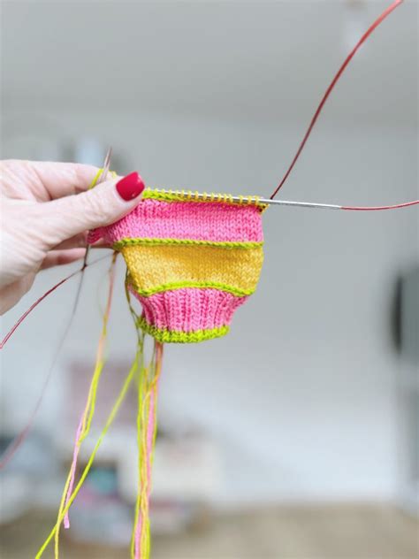 Pippa Socks [pdf] De Strickanleitungen Rosa P
