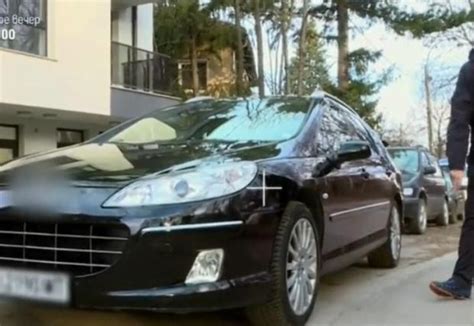 Най големият фен на Peugeot в България Когато искаш да качиш някой в колата той минава