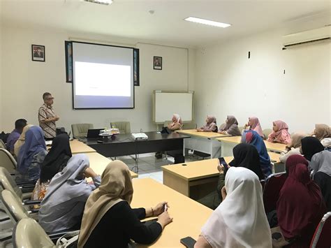 Dosen Dan Mahasiswa Prodi Pbi Uin Alauddin Makassar Hadiri Sosialisasi