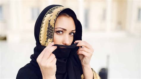 Wrapped In Beauty A Comprehensive Guide To Muslim Womens Headscarves