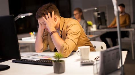 Identifica Si Sufres De Estrés Laboral Con Los Siguientes Síntomas