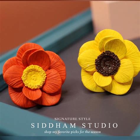 แม่พิมพ์ซิลิโคน ดอกไม้สวยๆ ค่ะ ชิ้นละ 75 สีแม่พิมพ์ทางร้านสุ่มสีให้