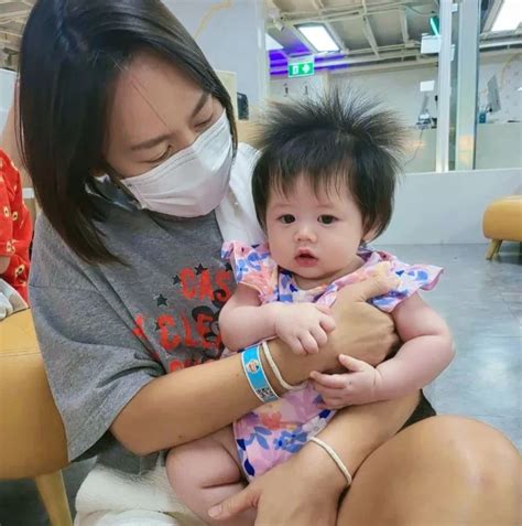 เปิดภาพ น้องแอบิเกล ลูกสาวหมื่นล้าน ชมพู่ อารยา เลี้ยงง่ายๆให้นอนกลางห้อง