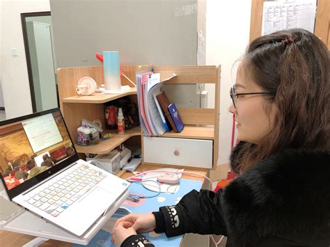 酒店管理学院组织收看“开工第一课”专题讲座 酒店管理学院