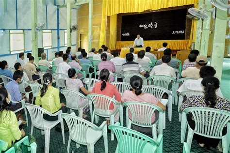 မကွေးတိုင်းဒေသကြီးအစိုးရအဖွဲ့၊ စီးပွားရေးရာဝန်ကြီး ဦးအောင်ချိန် ပခုက္ကူမြို့နယ်အတွင်းရှိ ကုန်သည