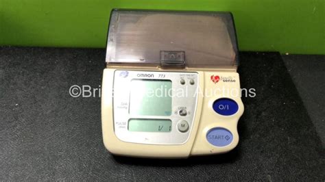 Mixed Lot Including 1 X Hs Clement Ac 2000 Nebulizer Powers Up 2 X Medix Acti Nebulizers Both