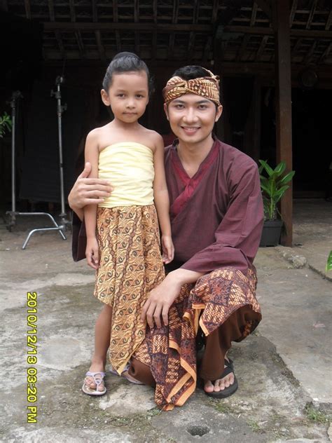 Bajing Ireng And Bajul Putih Den Blangkon