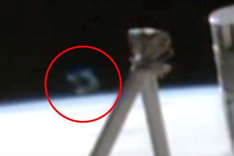 Watch Ufo Appears Near Issuntil Nasa Cuts Live Feed Daily Star