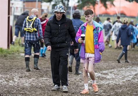 Isle Of Wight Revellers Do Not Let Weather Dampen Spirits Daily Mail