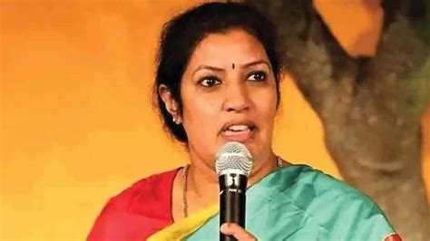 Purandheshwari ఏపీ బీజేపీలో అంత‌ర్గ‌త కుమ్ములాట‌లు రెండు వర్గాలుగా