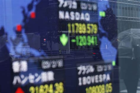 日経平均の下げ幅500円超える－午後一段安、米銀行株安でリスク回避 Bloomberg