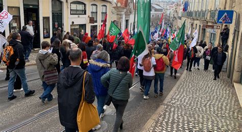 Milhares De Professores Percorreram Ruas De Lisboa Em Protesto