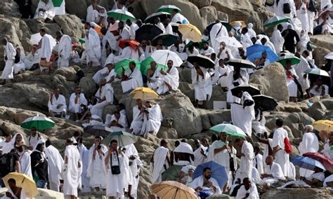 يوم وقوف الحجاج أم يوم التاسع من ذي الحجة متى يصوم المغاربة يوم عرفة