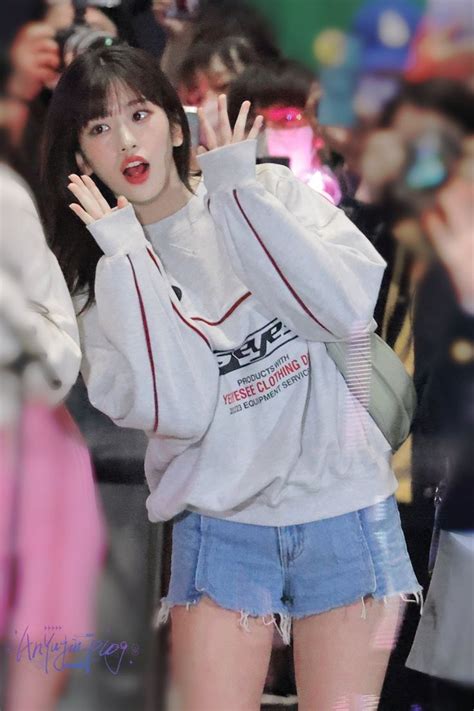 In Beauty Iz One Pop Idol