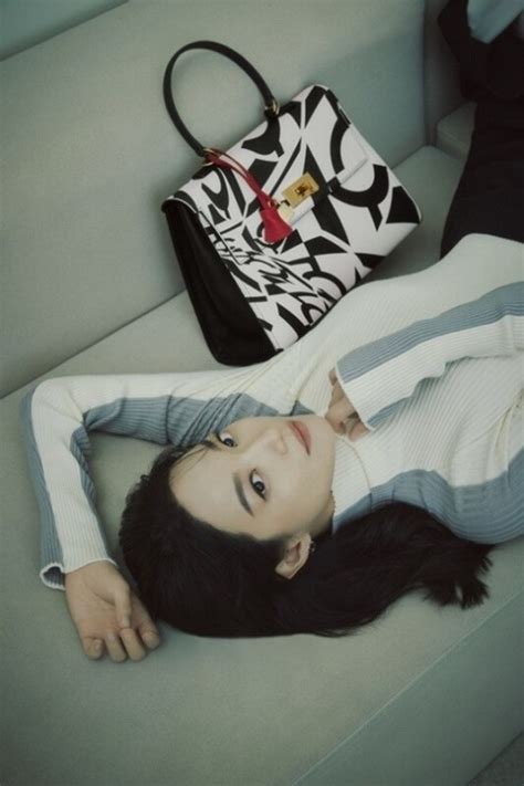 女優シン・ミナ、ラブリーからシックな美しさへ秋の感性女神のグラビア公開 K Pop、韓国エンタメニュース、取材レポートならコレポ！
