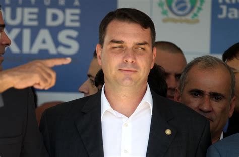 Juiz Quebra Sigilo De Sócio De Flávio Bolsonaro Mas Questiona Cálculos