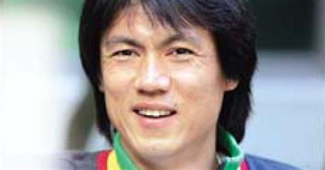 코치데뷔 성공 홍명보 단독인터뷰 후배들 위해 그늘을 지키겠다