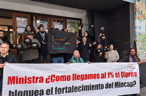 Funcionarios Del Ministerio De Las Culturas Anuncian Un Paro De