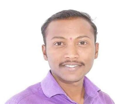 Satara तरुणाचा खून करुन त्याच्याच स्टेटसला ठेवले फोटो महिलेसह चौघांना