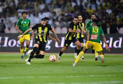 الكشف عن مدة غياب بنزيما عن الاتحاد واتس المملكة