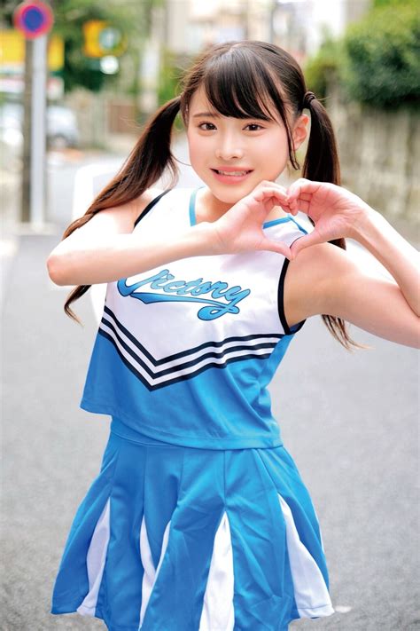 現役チアガールが挑戦デカチン素股いつもみんなに元気を与えてくれるチアガールたちをデカチンで熱烈応援wクリトリスとチポを擦り合わせ恥ずかしさと気持ちよさでヌルッと挿入そのまま連続生中出し