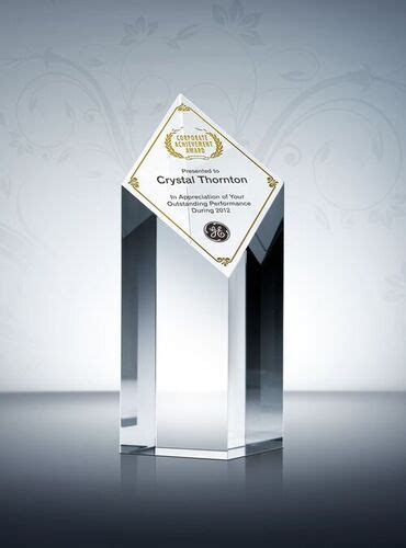 Fine Quality And Light Weight Corporate Glass Trophy At Best Price In