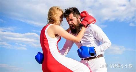 女人给你这3个机会，其实就是在暗示你进攻，可惜很多人都不懂 知乎