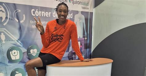 La Pívot Canadiense Kayla Alexander Completa Su Fichaje Por El Valencia