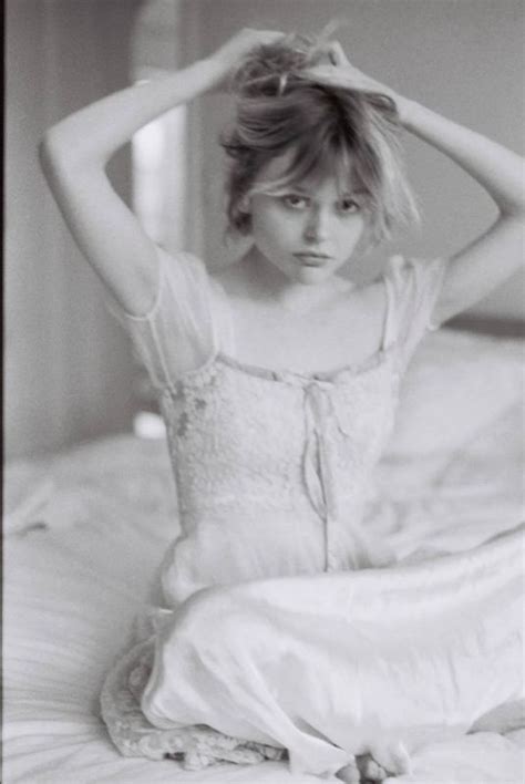 Emily Alyn Lind At A Photoshoot April Hawtcelebs