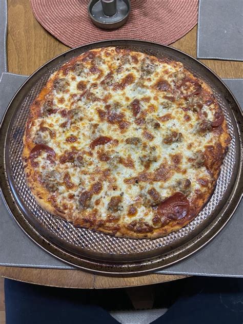 Chicago Style Thin Crust Pizza🙌🏼 Rpizza