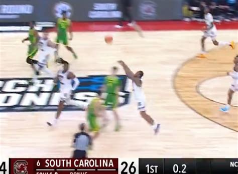 Watch Half Court Buzzer Beater In 2024 Ncaa Tournament Goes Viral