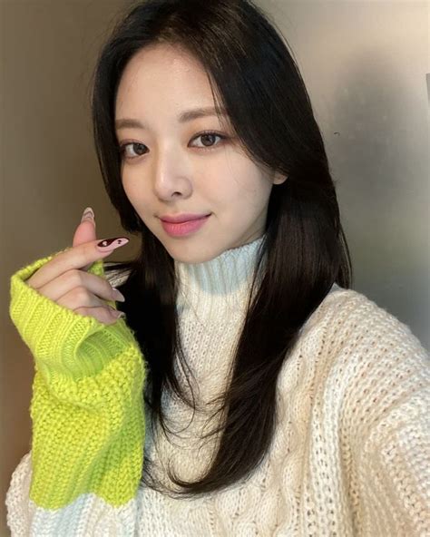 Itzy Pics On Twitter Itzy Kpop Girls Instagram Update